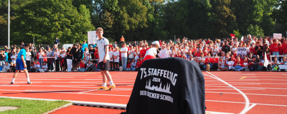 Klaus Hellmann Stiftung mit Jubiläumsgeschenk zum 75. Lübecker ...